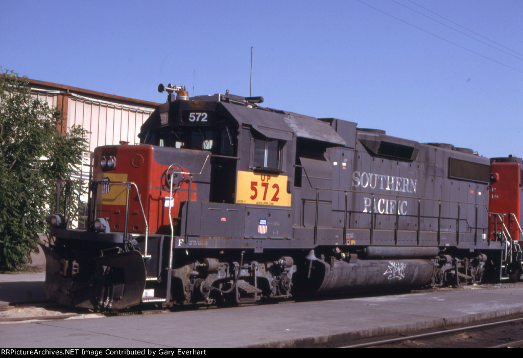 UP GP38-2 #572